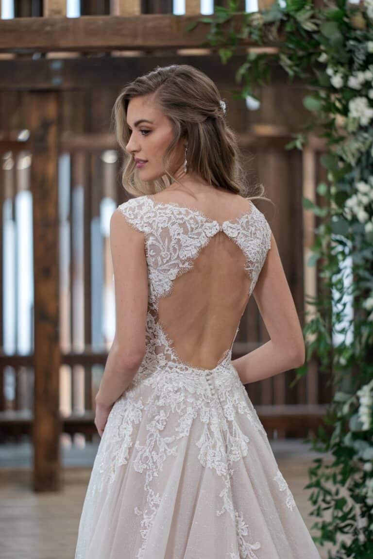 31 Simple Wedding Dress Ideas for Effortless Elegance - OMG Hitched!